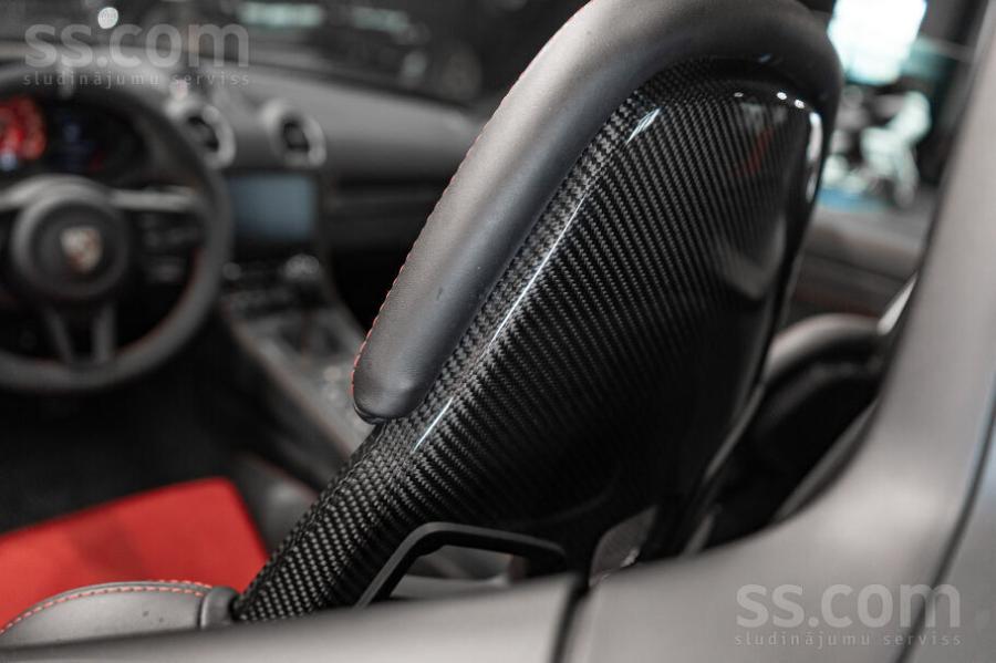 Red Porsche Boxster 2024 in Riga, with an engine capacity of 4.00 L and mileage of 23 thousand km for 145000 €, photo 14 on AUTOMOTO.COM.LV