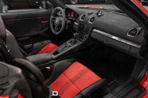 Red Porsche Boxster 2024 in Riga, with an engine capacity of 4.00 L and mileage of 23 thousand km for 145000 €, photo 13 on AUTOMOTO.COM.LV