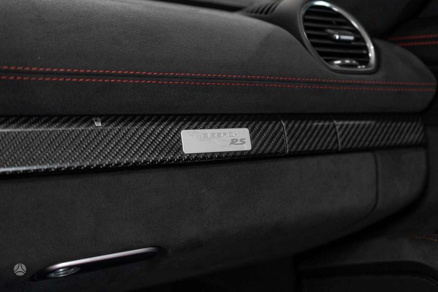 Red Porsche Boxster 2024 in Riga, with an engine capacity of 4.00 L and mileage of 23 thousand km for 145000 €, photo 32 on AUTOMOTO.COM.LV