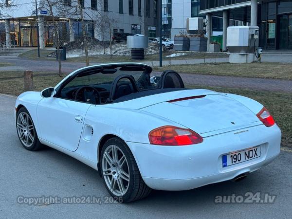 White Porsche Boxster 1997 in Tallinn, with an engine capacity of 2.50 L and mileage of 52 thousand km for 12900 €, photo 4 on AUTOMOTO.COM.LV