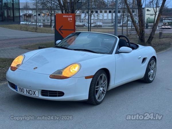 White Porsche Boxster 1997 in Tallinn, with an engine capacity of 2.50 L and mileage of 52 thousand km for 12900 €, photo 7 on AUTOMOTO.COM.LV