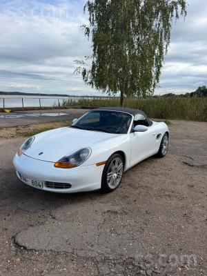 White Porsche Boxster 1997 in Riga, with an engine capacity of 2.50 L and mileage of 54 thousand km for 19500 €, photo 3 on AUTOMOTO.COM.LV