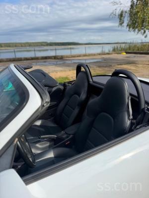 White Porsche Boxster 1997 in Riga, with an engine capacity of 2.50 L and mileage of 54 thousand km for 19500 €, photo 7 on AUTOMOTO.COM.LV