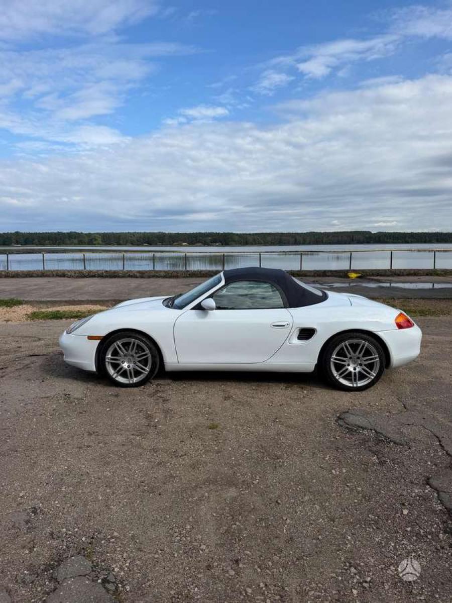 White Porsche Boxster 1997 in Riga, with an engine capacity of 2.50 L and mileage of 54 thousand km for 19500 €, photo 3 on AUTOMOTO.COM.LV