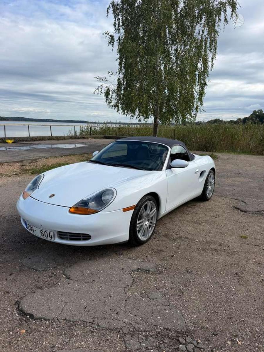 White Porsche Boxster 1997 in Riga, with an engine capacity of 2.50 L and mileage of 54 thousand km for 19500 €, photo 5 on AUTOMOTO.COM.LV