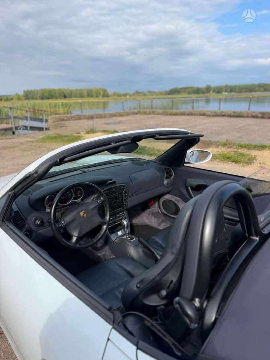 White Porsche Boxster 1997 in Riga, with an engine capacity of 2.50 L and mileage of 54 thousand km for 19500 €, photo 9 on AUTOMOTO.COM.LV