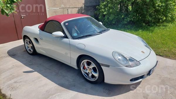 White Porsche Boxster 2002 in Riga, with an engine capacity of 3.20 L and mileage of 59 thousand km for 24990 €, photo 1 on AUTOMOTO.COM.LV