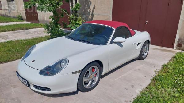 White Porsche Boxster 2002 in Riga, with an engine capacity of 3.20 L and mileage of 59 thousand km for 24990 €, photo 2 on AUTOMOTO.COM.LV