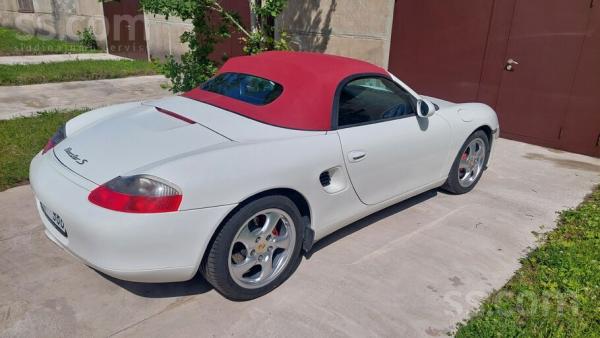 White Porsche Boxster 2002 in Riga, with an engine capacity of 3.20 L and mileage of 59 thousand km for 24990 €, photo 5 on AUTOMOTO.COM.LV
