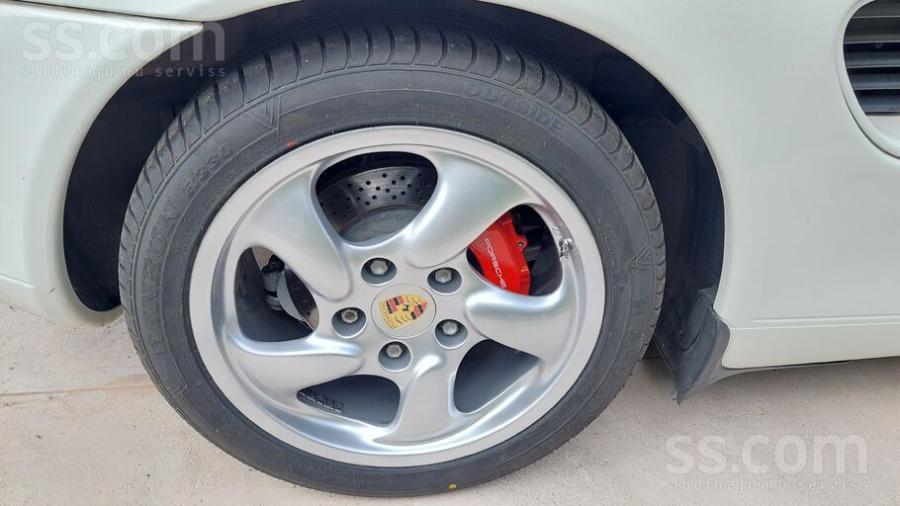 Balts Porsche Boxster 2002 Rīga, ar dzinēja tilpumu 3.20 L un nobraukumu 59 tūkst. km par 24990 €, foto 17 vietnē AUTOMOTO.COM.LV