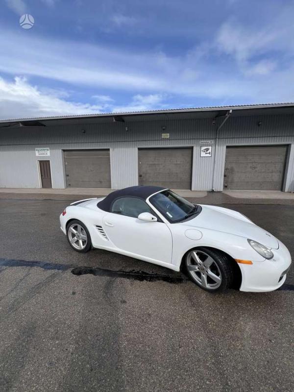 Balts Porsche Boxster 2005 Alīta, ar dzinēja tilpumu 2.70 L un nobraukumu 224 tūkst. km par 11999 €, foto 4 vietnē AUTOMOTO.COM.LV