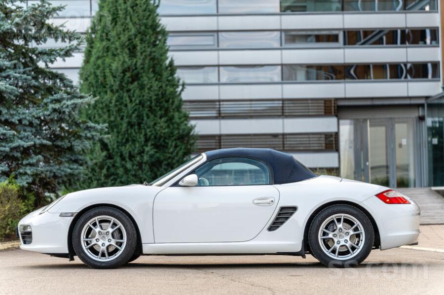 Balts Porsche Boxster 2007 Rīga, ar dzinēja tilpumu 2.70 L un nobraukumu 112 tūkst. km par 19999 €, foto 5 vietnē AUTOMOTO.COM.LV