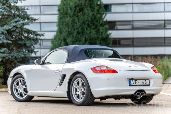 Balts Porsche Boxster 2007 Rīga, ar dzinēja tilpumu 2.70 L un nobraukumu 112 tūkst. km par 19999 €, foto 5 vietnē AUTOMOTO.COM.LV