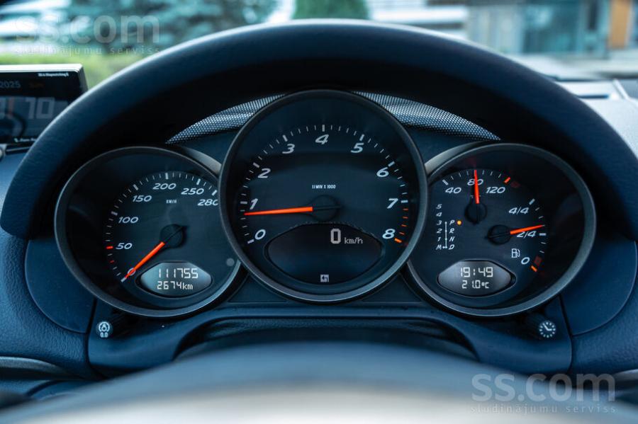 Balts Porsche Boxster 2007 Rīga, ar dzinēja tilpumu 2.70 L un nobraukumu 112 tūkst. km par 19999 €, foto 12 vietnē AUTOMOTO.COM.LV