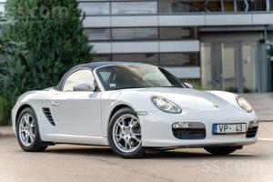 White Porsche Boxster 2007 in Riga, with an engine capacity of 2.70 L and mileage of 113 thousand km for 18000 €, photo 4 on AUTOMOTO.COM.LV