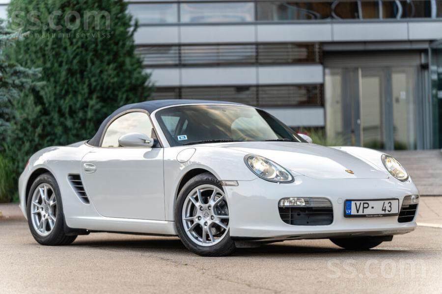 White Porsche Boxster 2007 in Riga, with an engine capacity of 2.70 L and mileage of 113 thousand km for 18000 €, photo 4 on AUTOMOTO.COM.LV