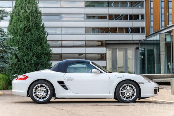 White Porsche Boxster 2007 in Riga, with an engine capacity of 2.70 L and mileage of 113 thousand km for 18000 €, photo 7 on AUTOMOTO.COM.LV