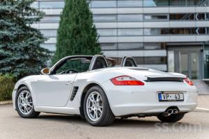 White Porsche Boxster 2007 in Riga, with an engine capacity of 2.70 L and mileage of 113 thousand km for 18000 €, photo 9 on AUTOMOTO.COM.LV