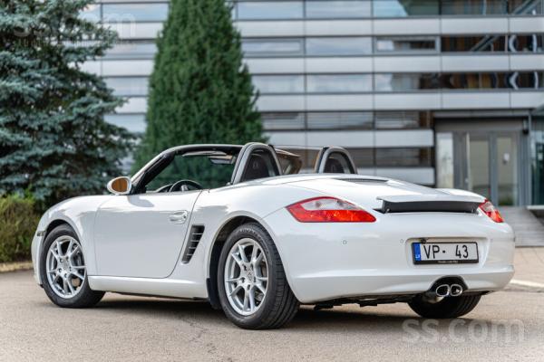 Balts Porsche Boxster 2007 Rīga, ar dzinēja tilpumu 2.70 L un nobraukumu 113 tūkst. km par 18000 €, foto 9 vietnē AUTOMOTO.COM.LV