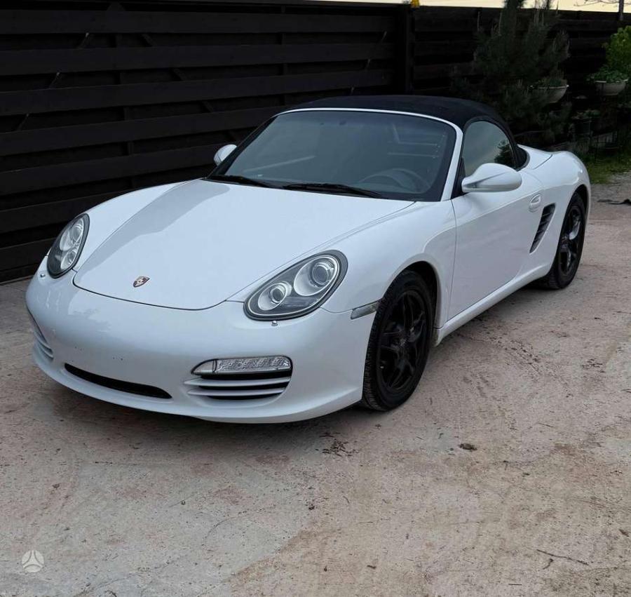 White Porsche Boxster 2009 in Vilnius, with an engine capacity of 2.89 L and mileage of 210 thousand km for 20000 €, photo 1 on AUTOMOTO.COM.LV