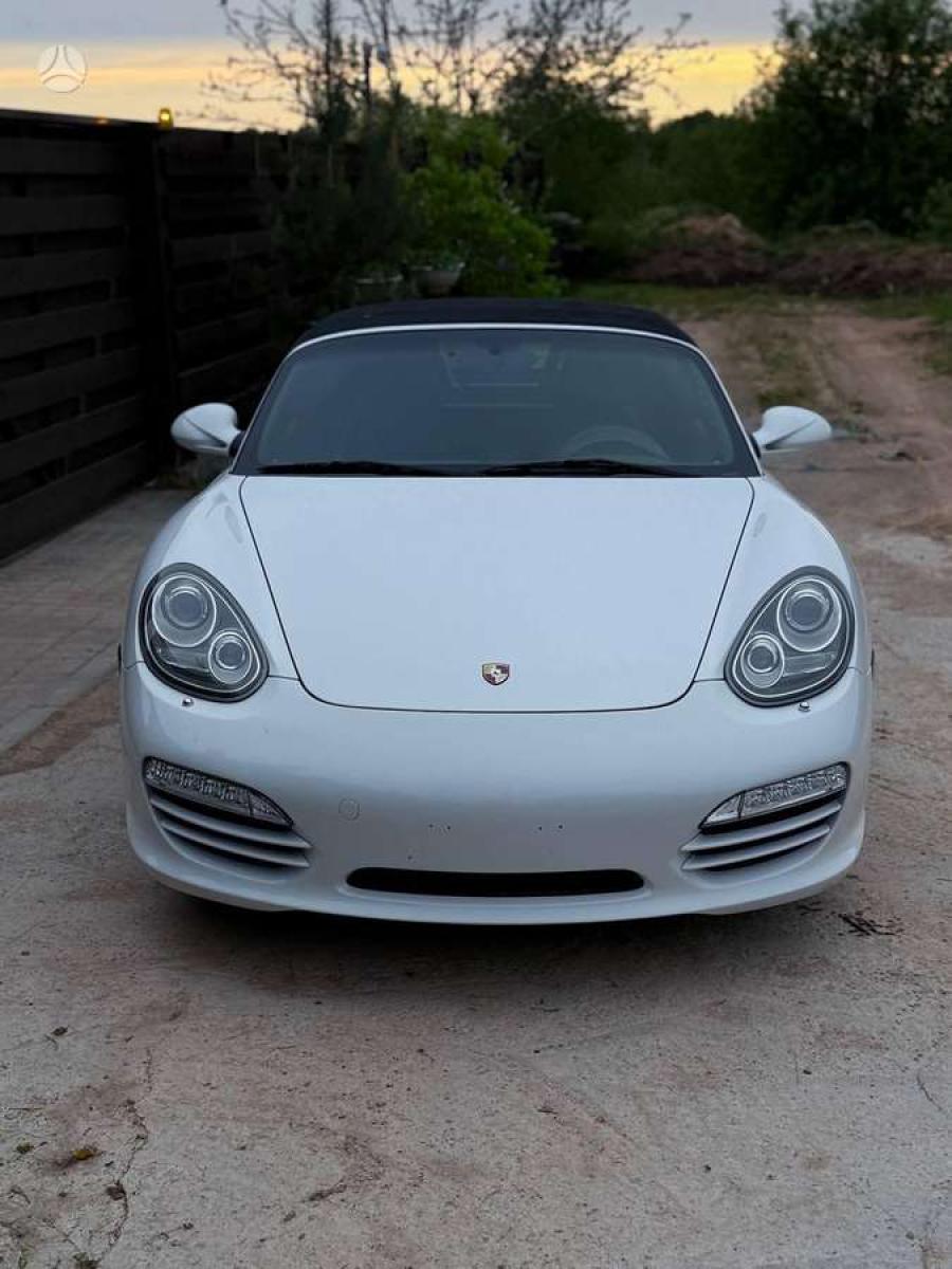 White Porsche Boxster 2009 in Vilnius, with an engine capacity of 2.89 L and mileage of 210 thousand km for 20000 €, photo 2 on AUTOMOTO.COM.LV