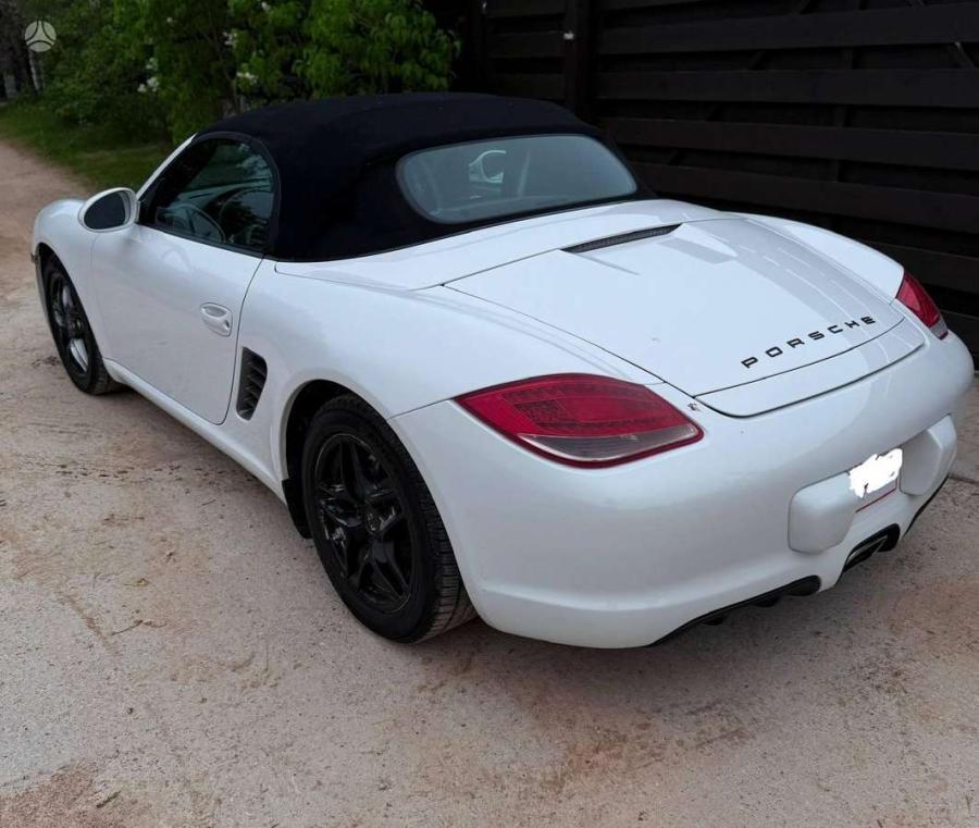 White Porsche Boxster 2009 in Vilnius, with an engine capacity of 2.89 L and mileage of 210 thousand km for 20000 €, photo 4 on AUTOMOTO.COM.LV