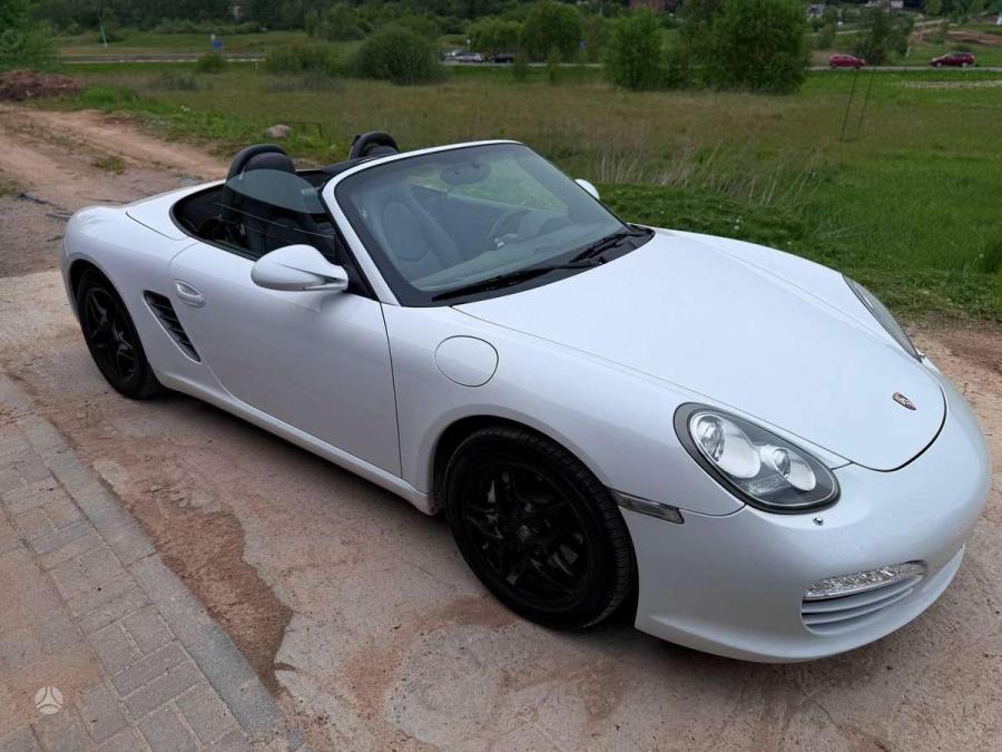 White Porsche Boxster 2009 in Vilnius, with an engine capacity of 2.89 L and mileage of 210 thousand km for 20000 €, photo 13 on AUTOMOTO.COM.LV