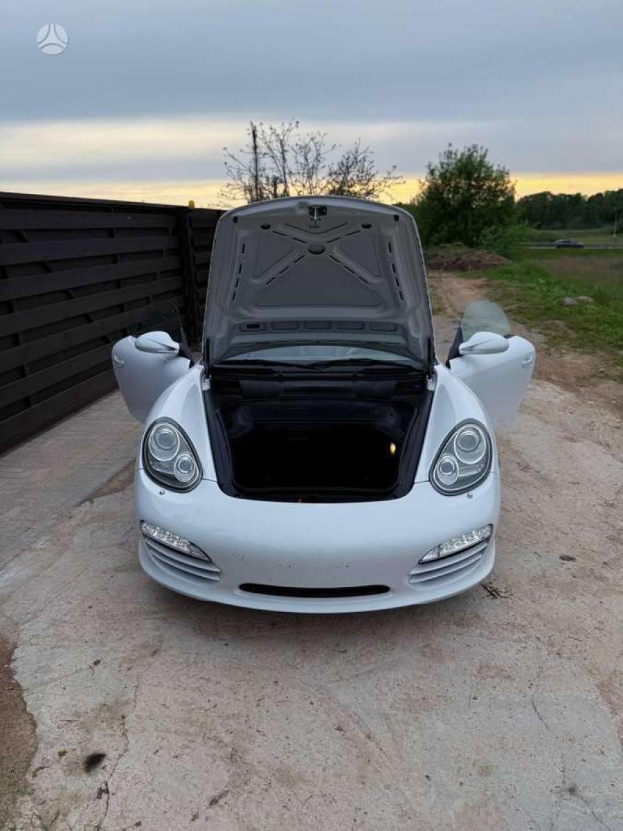 White Porsche Boxster 2009 in Vilnius, with an engine capacity of 2.89 L and mileage of 210 thousand km for 20000 €, photo 14 on AUTOMOTO.COM.LV