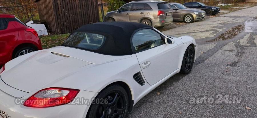 White Porsche Boxster 2009 in Narva, with an engine capacity of 2.70 L and mileage of 100 thousand km for 20000 €, photo 5 on AUTOMOTO.COM.LV