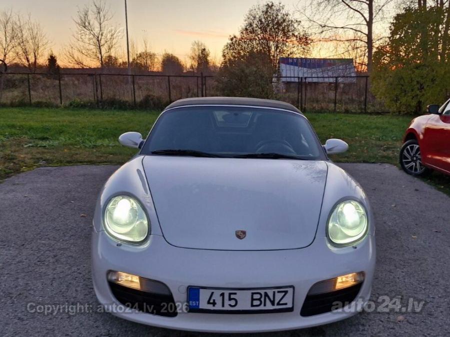 White Porsche Boxster 2009 in Narva, with an engine capacity of 2.70 L and mileage of 100 thousand km for 20000 €, photo 12 on AUTOMOTO.COM.LV