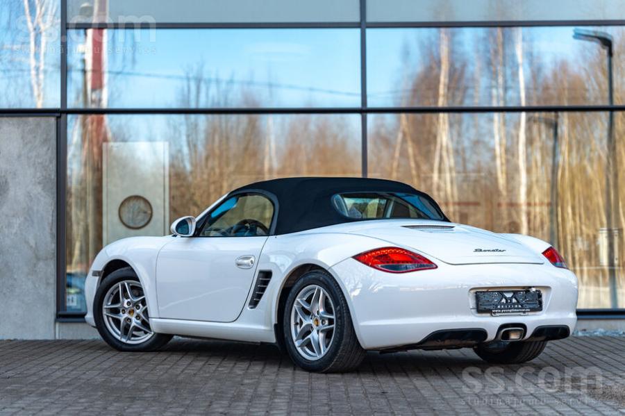 White Porsche Boxster 2010 in Riga, with an engine capacity of 2.90 L and mileage of 80 thousand km for 29000 €, photo 4 on AUTOMOTO.COM.LV