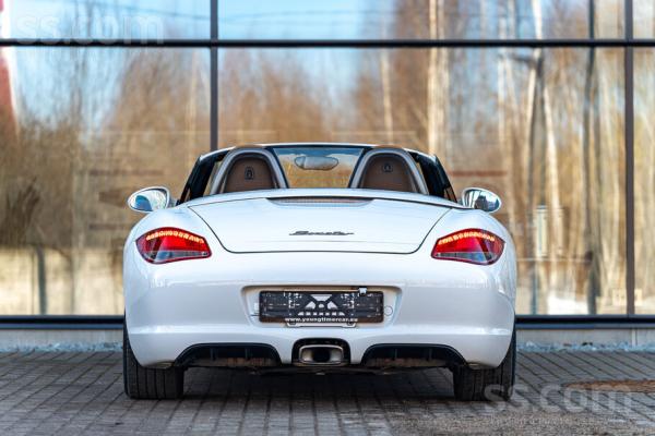 White Porsche Boxster 2010 in Riga, with an engine capacity of 2.90 L and mileage of 80 thousand km for 29000 €, photo 4 on AUTOMOTO.COM.LV