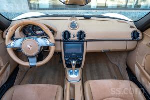 White Porsche Boxster 2010 in Riga, with an engine capacity of 2.90 L and mileage of 80 thousand km for 29000 €, photo 12 on AUTOMOTO.COM.LV