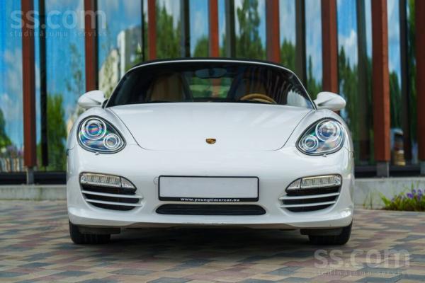 White Porsche Boxster 2010 in Riga, with an engine capacity of 2.90 L and mileage of 81 thousand km for 28000 €, photo 3 on AUTOMOTO.COM.LV