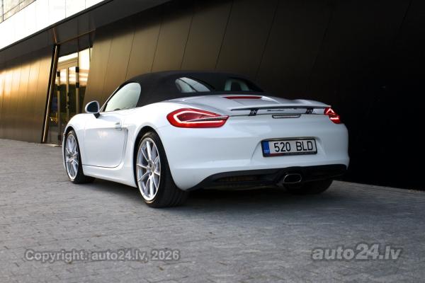 White Porsche Boxster 2015 in Tallinn, with an engine capacity of 2.70 L and mileage of 19 thousand km for 49999 €, photo 4 on AUTOMOTO.COM.LV