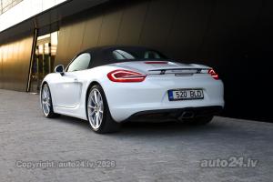 White Porsche Boxster 2015 in Tallinn, with an engine capacity of 2.70 L and mileage of 19 thousand km for 49999 €, photo 5 on AUTOMOTO.COM.LV