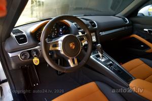 White Porsche Boxster 2015 in Tallinn, with an engine capacity of 2.70 L and mileage of 19 thousand km for 49999 €, photo 7 on AUTOMOTO.COM.LV