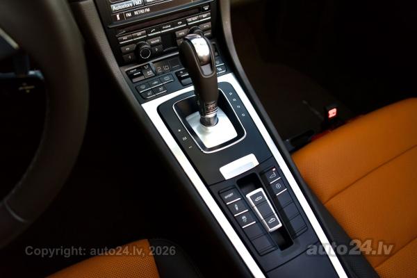 White Porsche Boxster 2015 in Tallinn, with an engine capacity of 2.70 L and mileage of 19 thousand km for 49999 €, photo 7 on AUTOMOTO.COM.LV