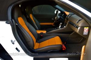 White Porsche Boxster 2015 in Tallinn, with an engine capacity of 2.70 L and mileage of 19 thousand km for 49999 €, photo 9 on AUTOMOTO.COM.LV