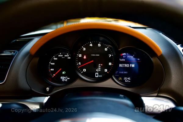 White Porsche Boxster 2015 in Tallinn, with an engine capacity of 2.70 L and mileage of 19 thousand km for 49999 €, photo 9 on AUTOMOTO.COM.LV