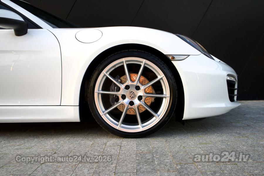 White Porsche Boxster 2015 in Tallinn, with an engine capacity of 2.70 L and mileage of 19 thousand km for 49999 €, photo 15 on AUTOMOTO.COM.LV