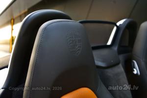 White Porsche Boxster 2015 in Tallinn, with an engine capacity of 2.70 L and mileage of 19 thousand km for 49999 €, photo 22 on AUTOMOTO.COM.LV
