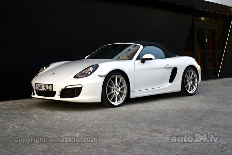 White Porsche Boxster 2015 in Tallinn, with an engine capacity of 2.70 L and mileage of 19 thousand km for 49999 €, photo 23 on AUTOMOTO.COM.LV