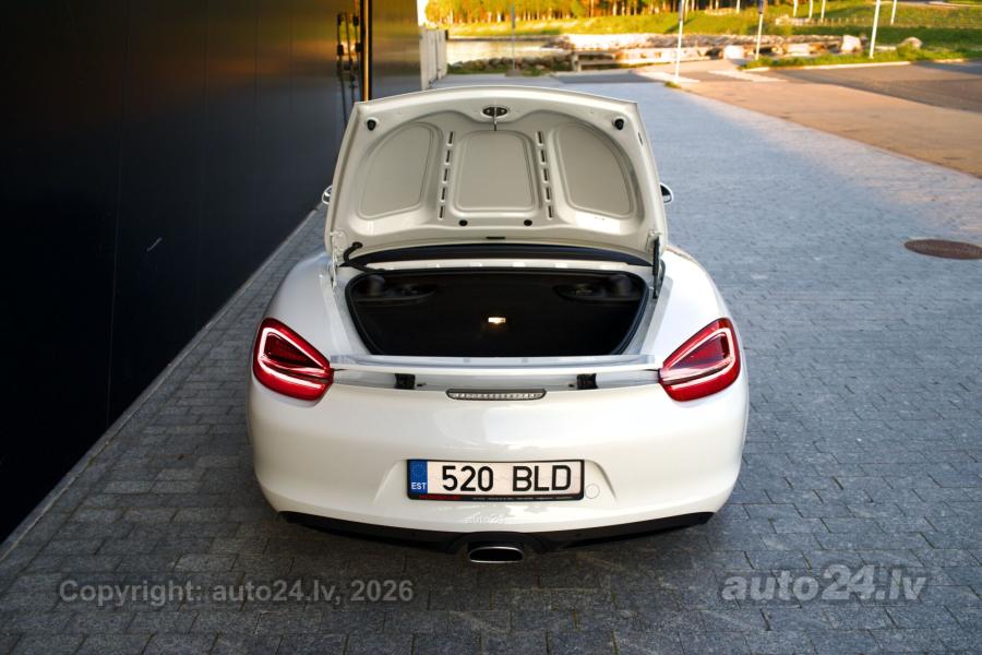 White Porsche Boxster 2015 in Tallinn, with an engine capacity of 2.70 L and mileage of 19 thousand km for 49999 €, photo 29 on AUTOMOTO.COM.LV