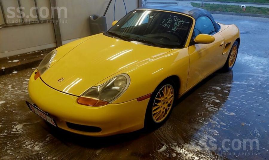 Yellow Porsche Boxster 2002 in Riga, with an engine capacity of 2.70 L and mileage of 126 thousand km for 12990 €, photo 4 on AUTOMOTO.COM.LV