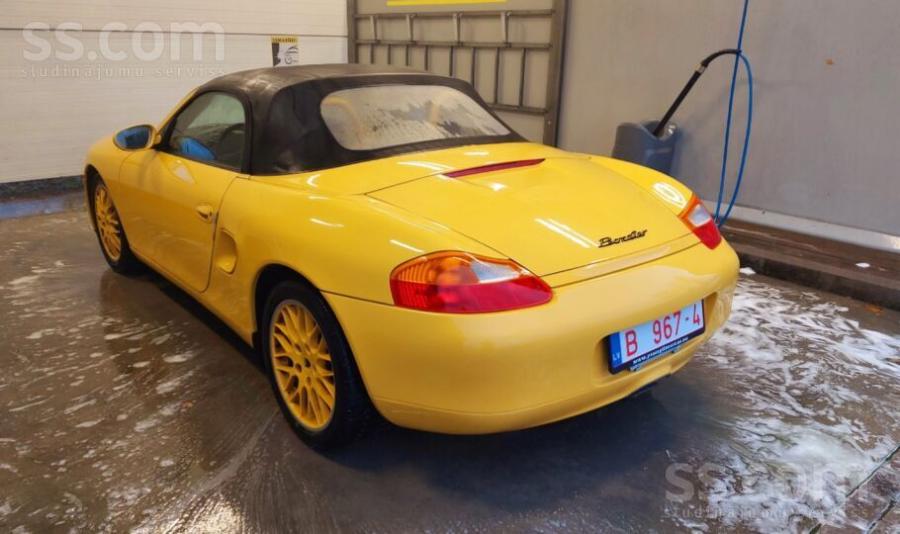 Yellow Porsche Boxster 2002 in Riga, with an engine capacity of 2.70 L and mileage of 126 thousand km for 12990 €, photo 5 on AUTOMOTO.COM.LV