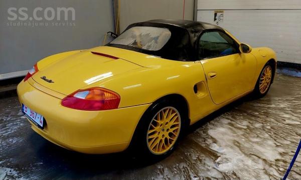 Yellow Porsche Boxster 2002 in Riga, with an engine capacity of 2.70 L and mileage of 126 thousand km for 12990 €, photo 6 on AUTOMOTO.COM.LV