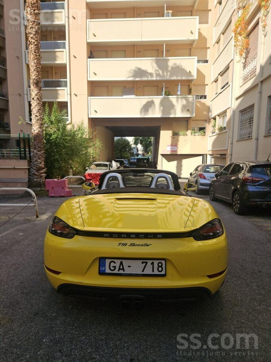 Yellow Porsche Boxster 2018 in Riga, with an engine capacity of 2.00 L and mileage of 43 thousand km for 59000 €, photo 6 on AUTOMOTO.COM.LV
