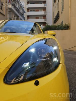 Yellow Porsche Boxster 2018 in Riga, with an engine capacity of 2.00 L and mileage of 43 thousand km for 59000 €, photo 13 on AUTOMOTO.COM.LV