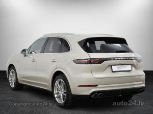 Smilšu krāsa Porsche Cayenne 2022 Tallina, ar dzinēja tilpumu 3.00 L un nobraukumu 24 tūkst. km par 80000 €, foto 4 vietnē AUTOMOTO.COM.LV